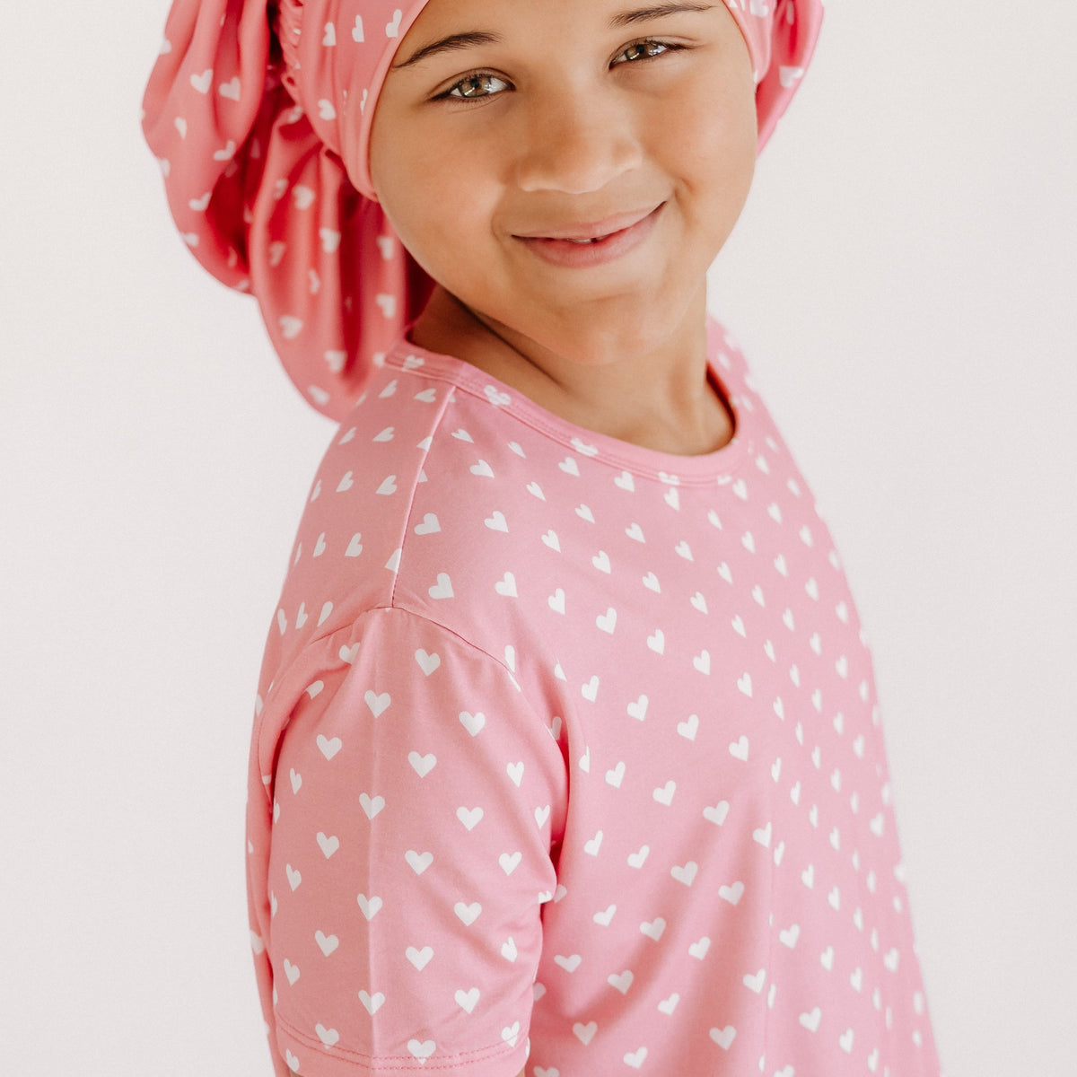 Kids Satin Bonnet in Pink Hearts – Silks